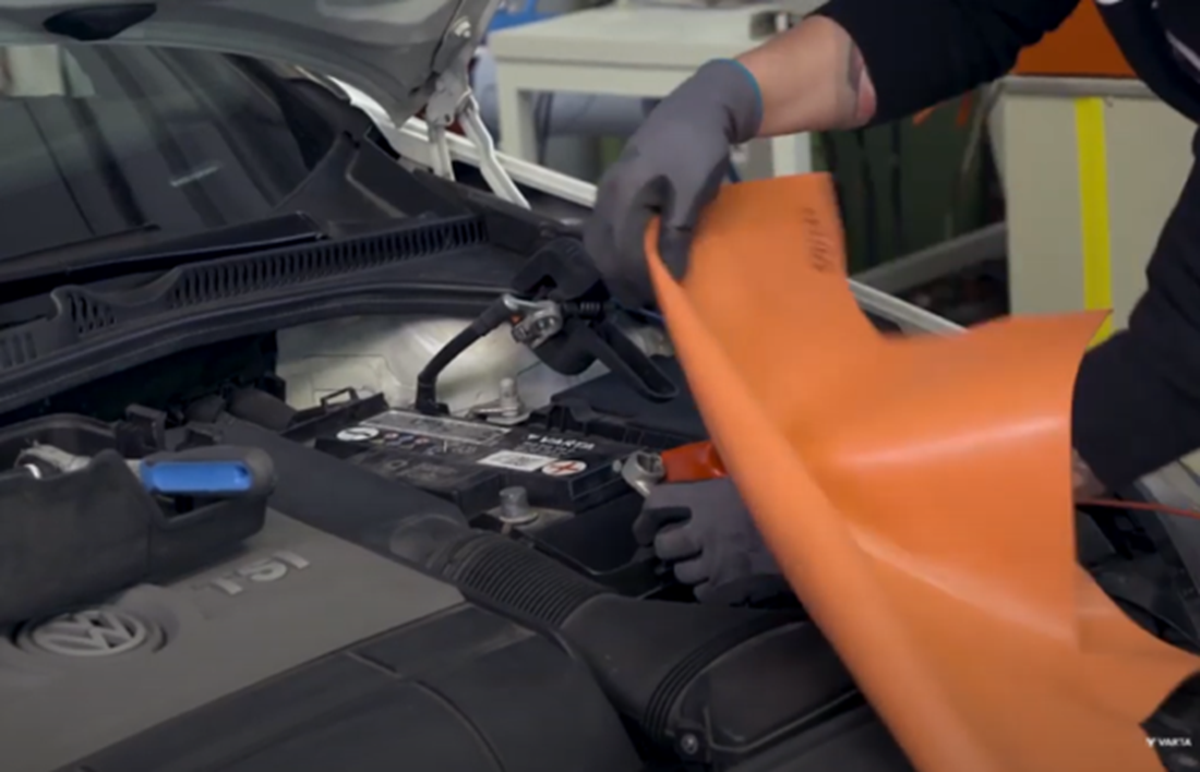 Voltage stabilization during battery exchange | VARTA Automotive Batteries